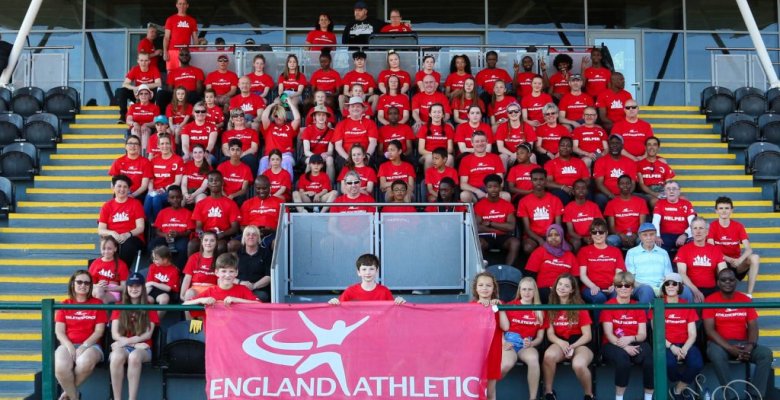Hillingdon AC encourage 100 volunteers to spend a day carrying out ...