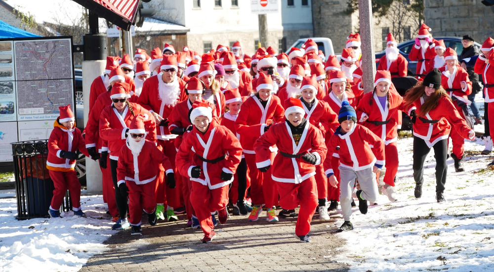 Take part in a Santa Dash this Christmas - England Athletics