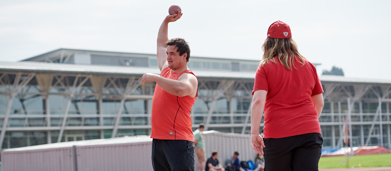 Ask the coach: training times for throwers, consistent take offs ...